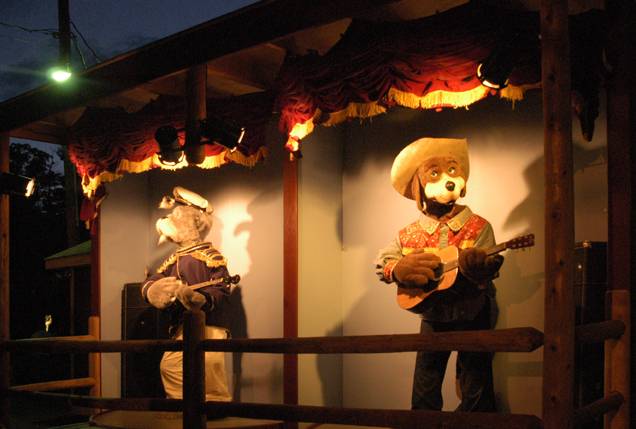 Friday Night Lake Party | Sunny Hill Resort & Golf Course